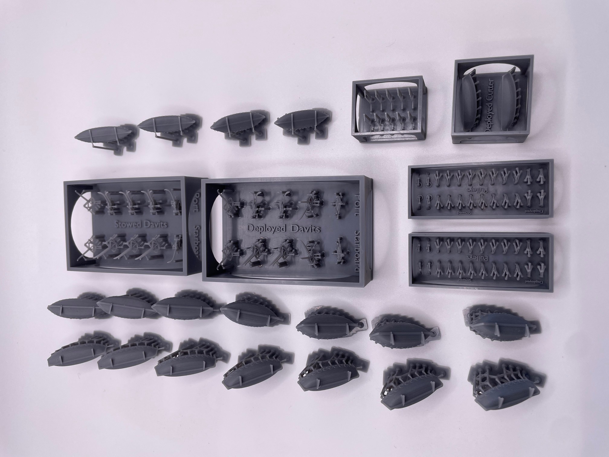 400-1 Titanic boats and davits with deployed cutters, Tom's Modelworks